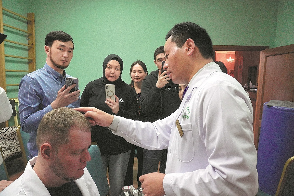 Patients praise TCM clinic in Kazakhstan | workinchina.chinadaily.com.cn