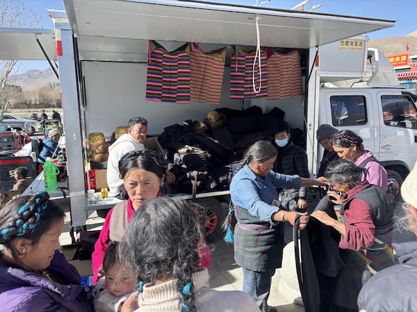 Residents rebuild lives in new homes a year after Xizang quake of page ...