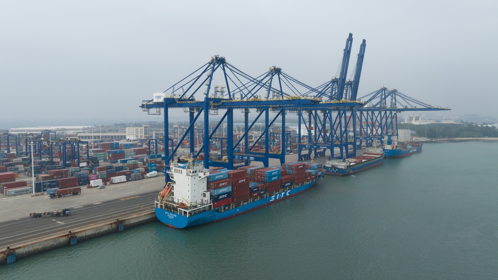 Largest cargo port in Hainan FTP posts 65 percent surge in container ...