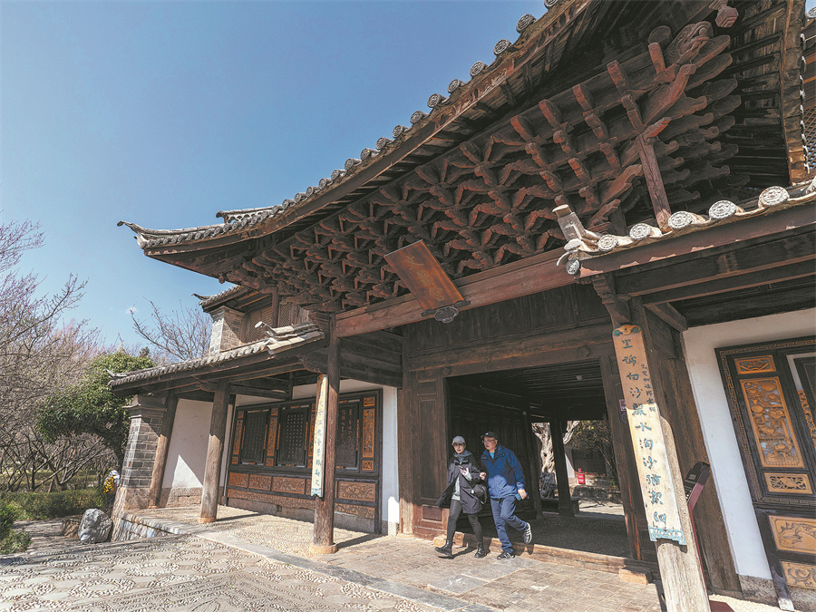 Guardian of the whispering murals of page 7 | govt.chinadaily.com.cn